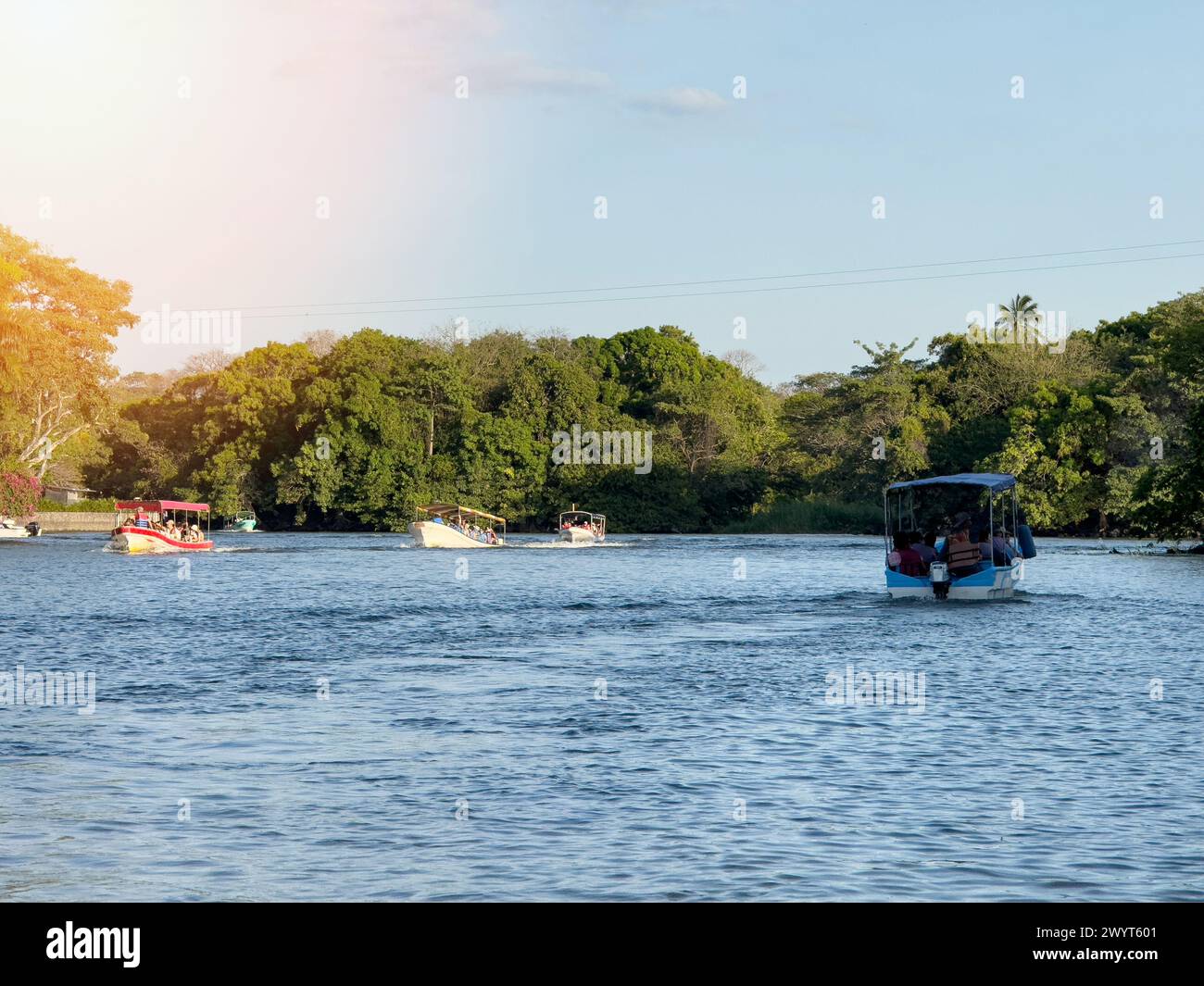 Cruise tour around lake hi-res stock photography and images - Alamy
