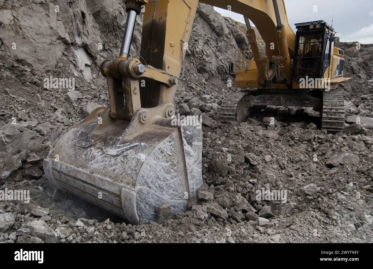 Extracting raw material from quarry for cement manufacturing Stock ...