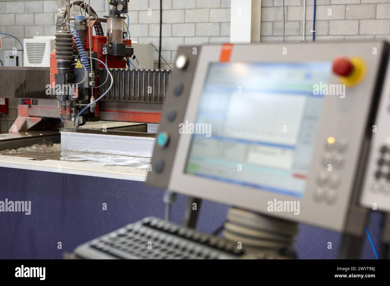 Waterjet cutting technology hi-res stock photography and images - Alamy