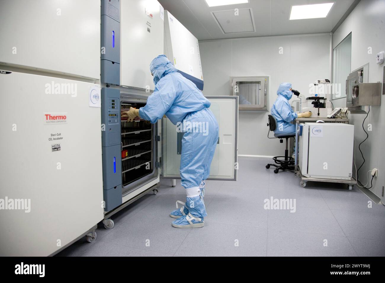 Human incubators hi-res stock photography and images - Alamy