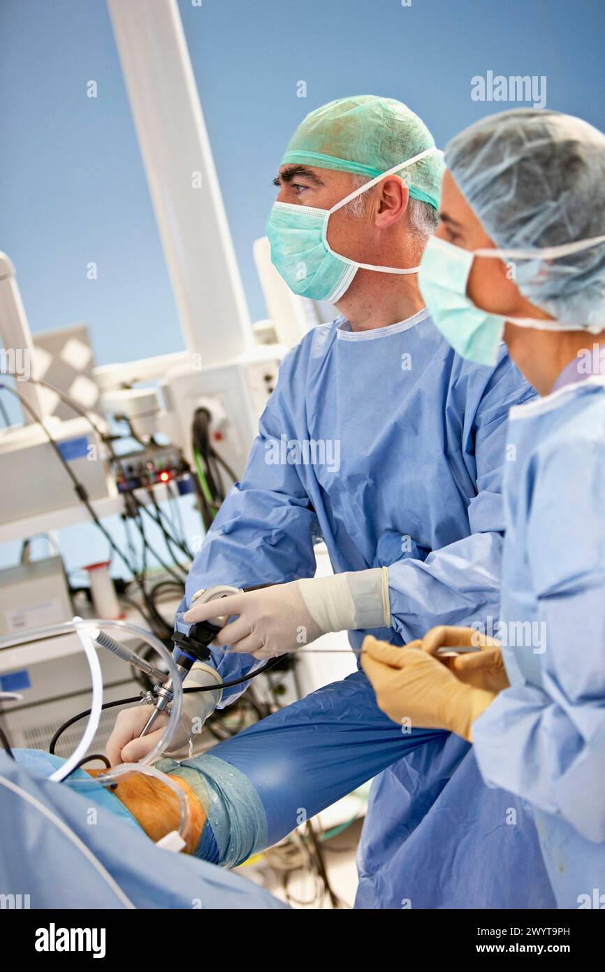 Arthroscopic knee surgery hi-res stock photography and images - Alamy