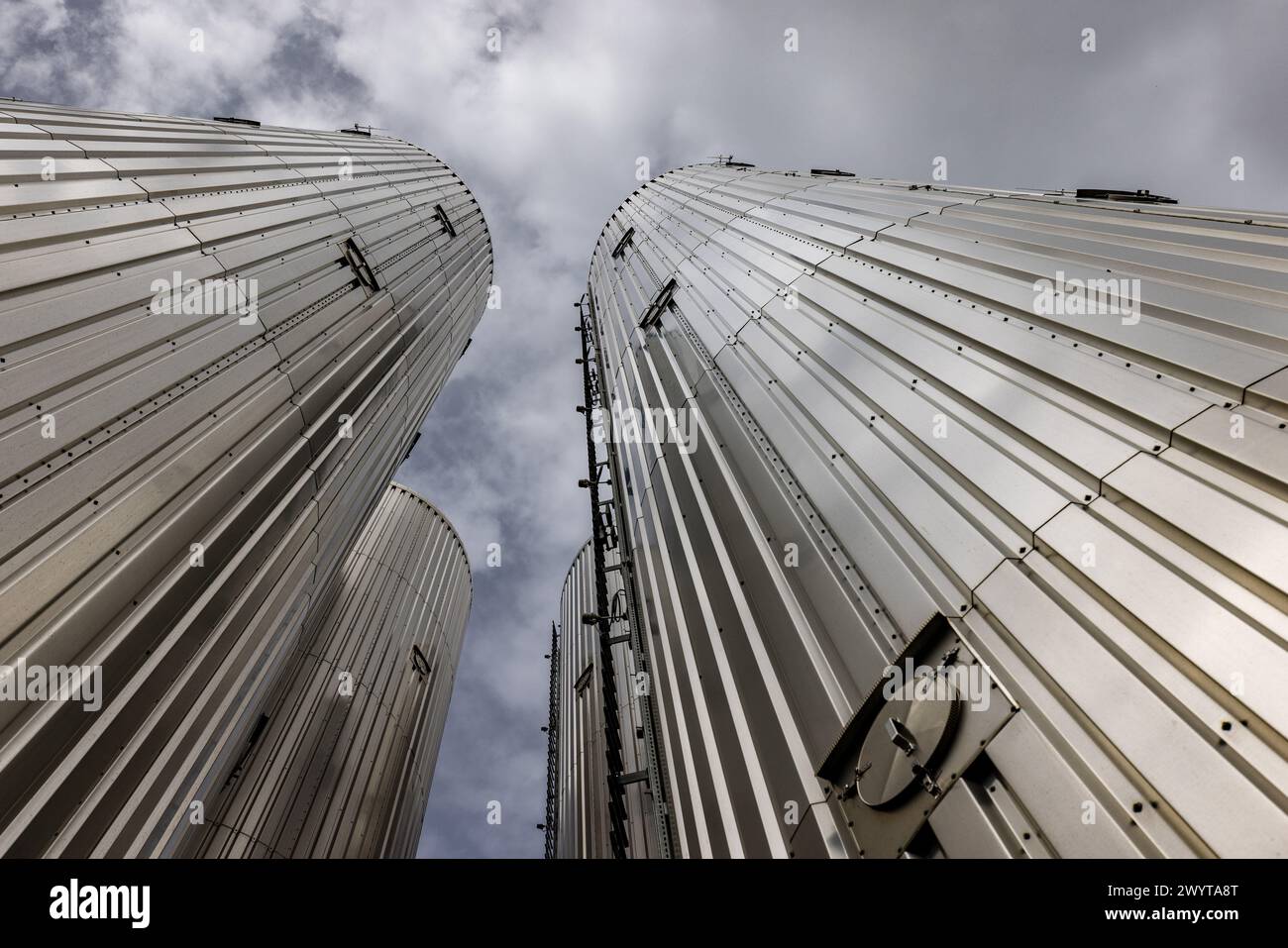08 April 2024, Brandenburg, Cottbus: Pressurized heat storage tanks are ...