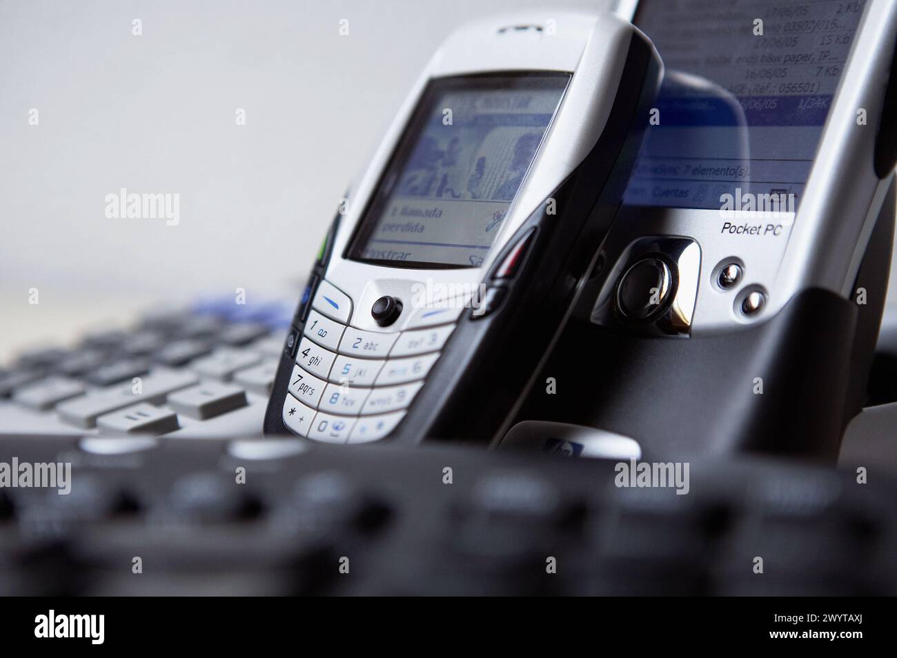 Cell phone and PDA Pocket PC with bluetooth, calculator and PC keyboard ...