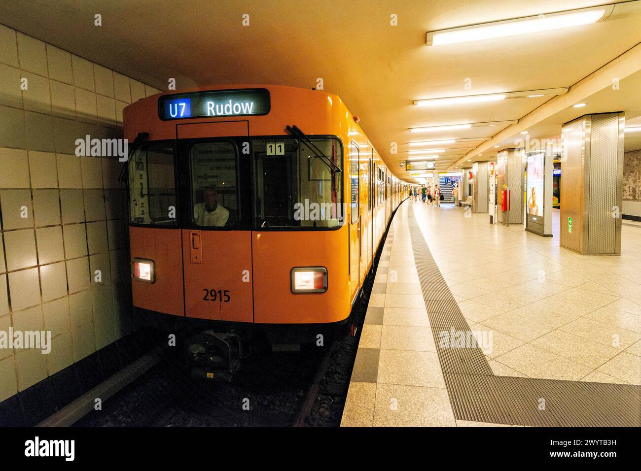 On the u7 line hi-res stock photography and images - Alamy