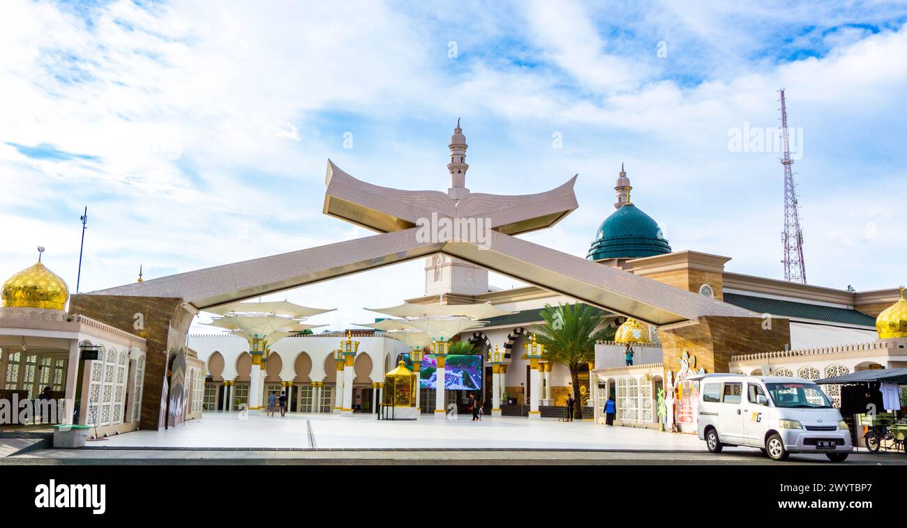 The beautiful Ar-Rahman mosque. This mosque has architecture similar to ...