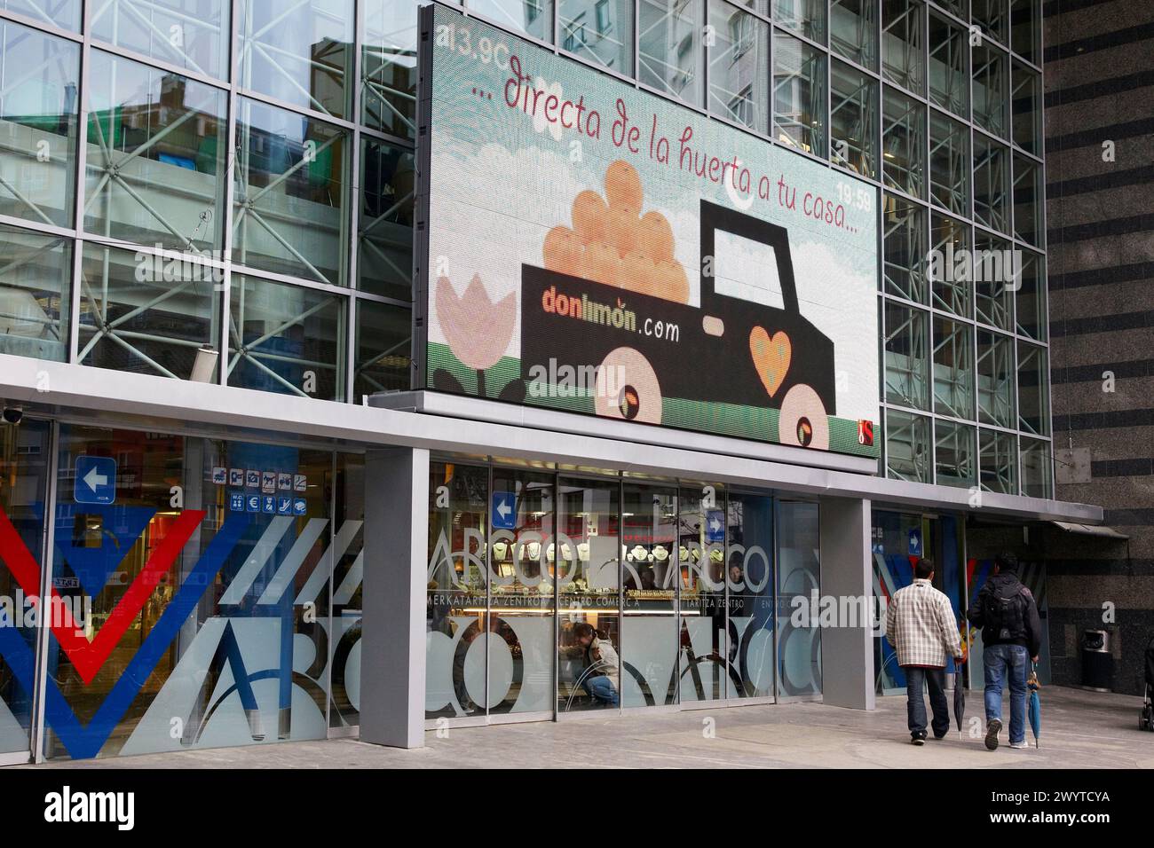 Giant LED TV screen, IPTV (Internet Protocol Television), shopping mall ...