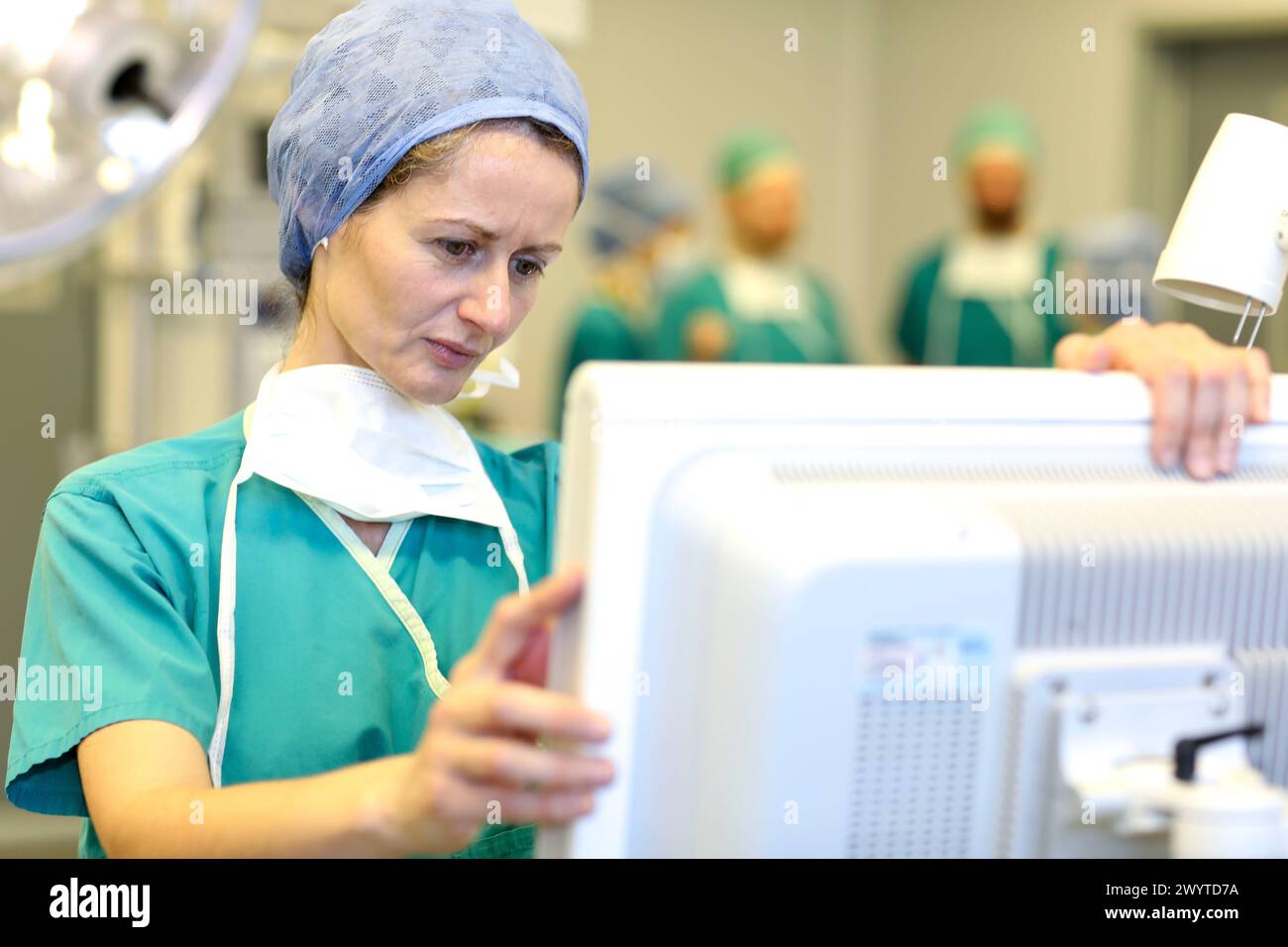 1950s operating room hi-res stock photography and images - Alamy