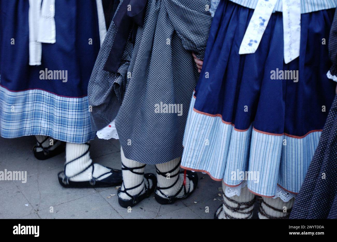 Children in traditional costume country hi-res stock photography and ...