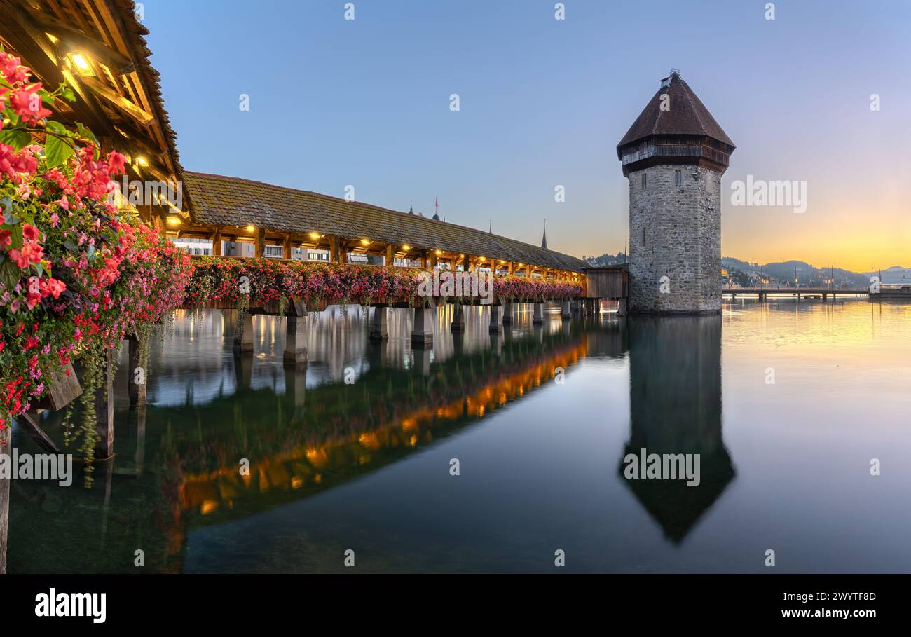 Lucerne, Switzerland on the Reuss River and the Chapel Bridge at dawn ...