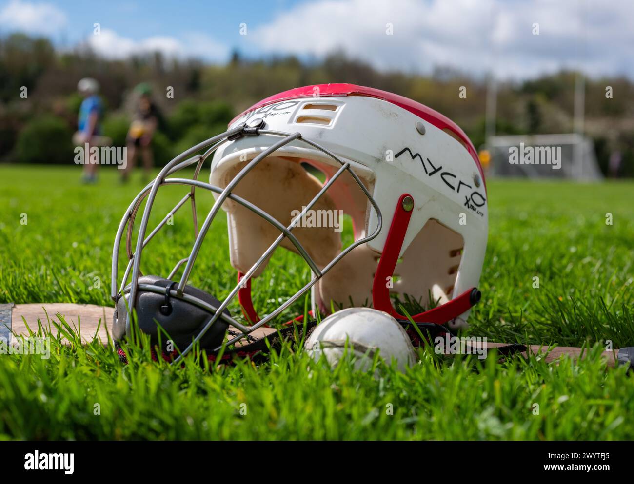 Hurling ireland helmet hi-res stock photography and images - Alamy
