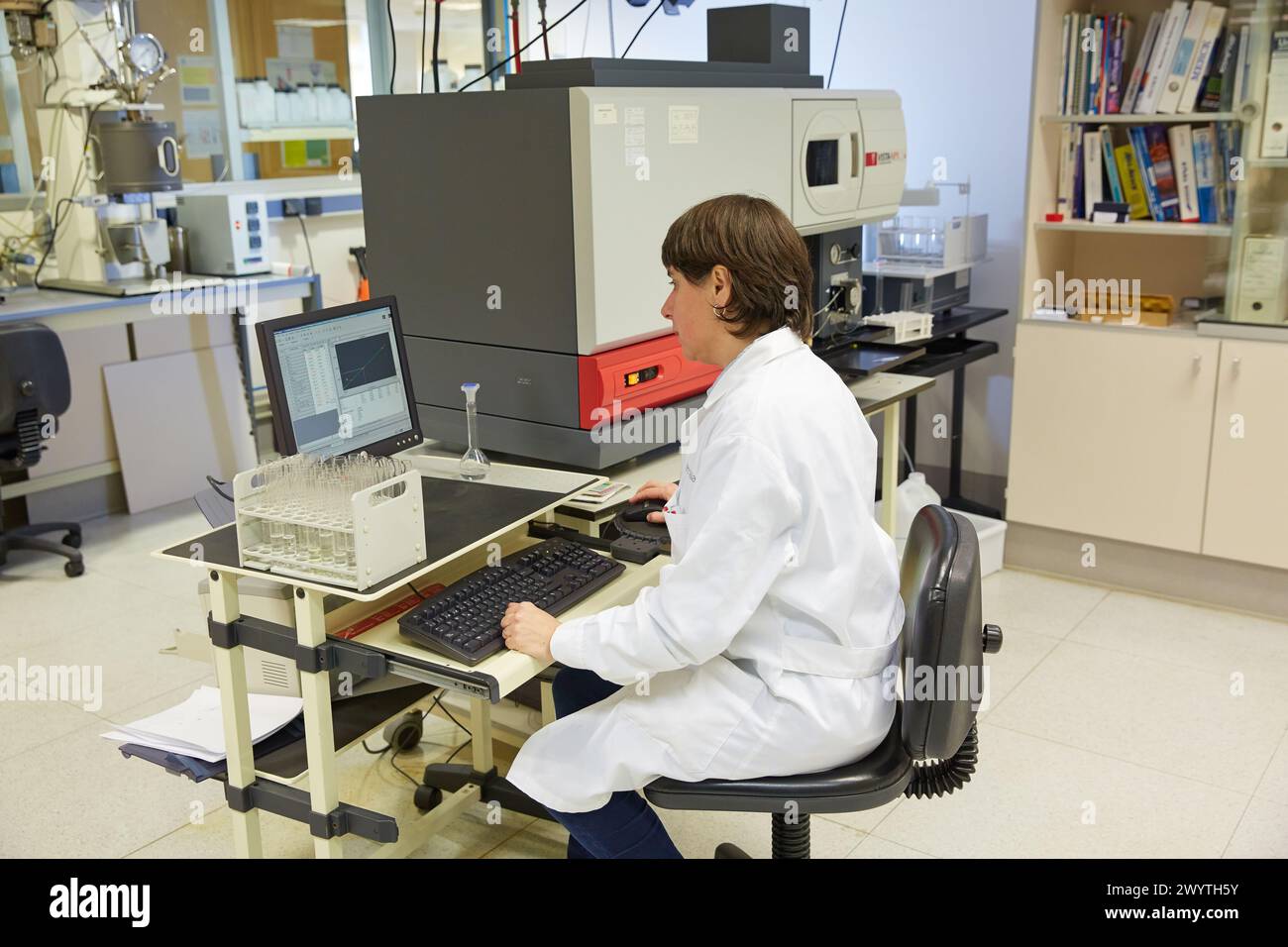 ICP-OES. Inductively coupled plasma atomic emission spectroscopy (ICP ...