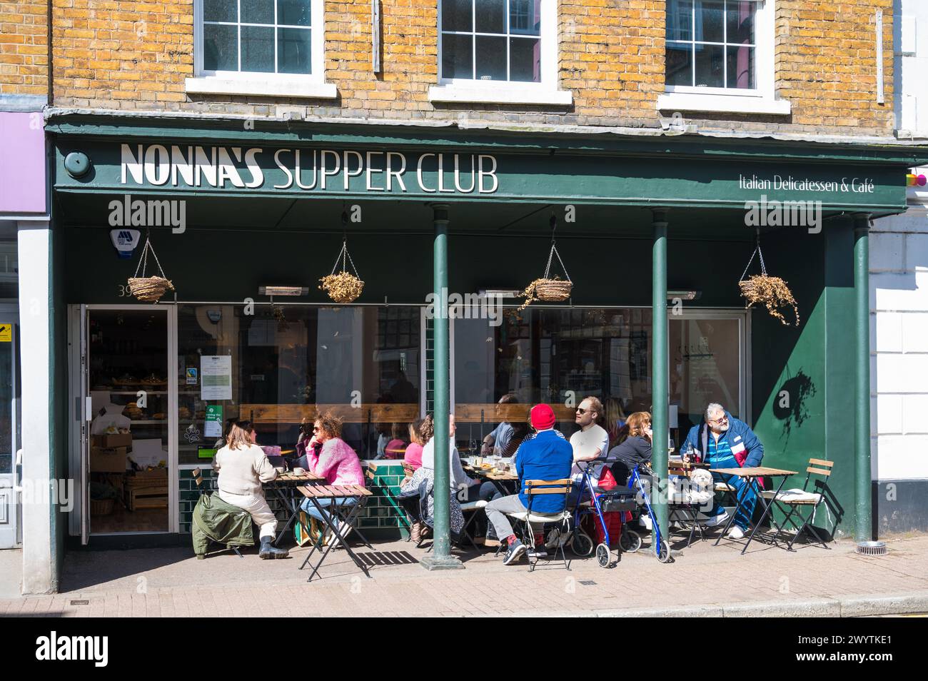 Nonnas supper club hi-res stock photography and images - Alamy