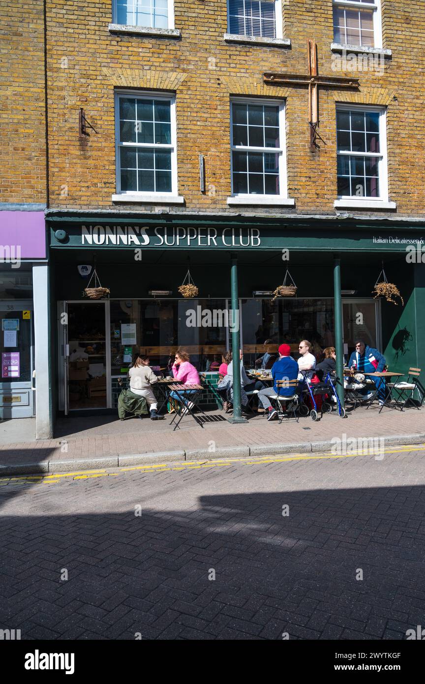 Nonnas supper club hi-res stock photography and images - Alamy