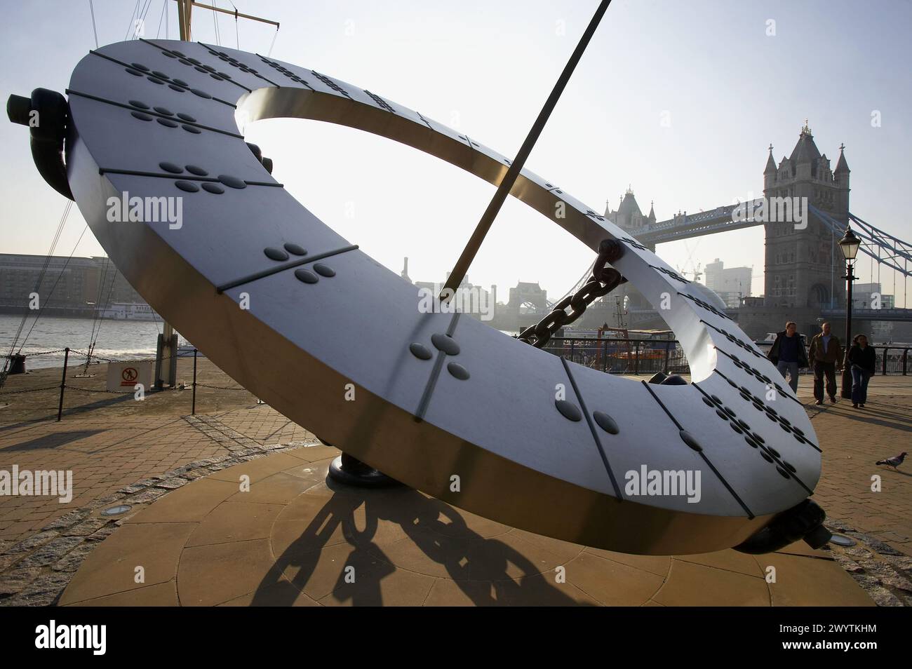 Sundial, Thames River, Tower Bridge, London. England, UK Stock Photo ...