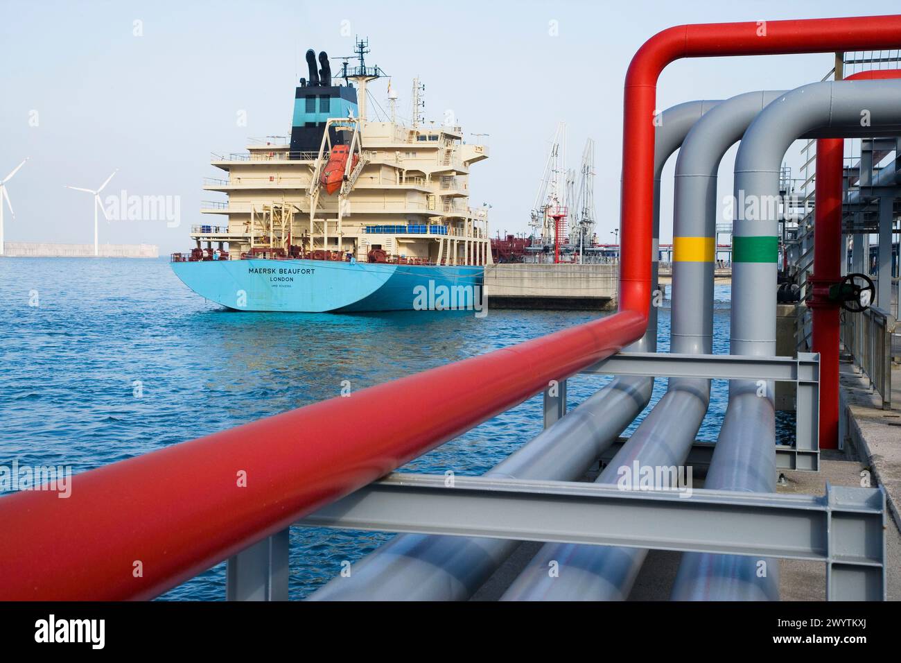 Liquefied natural gas tanker spain hi-res stock photography and images - Alamy