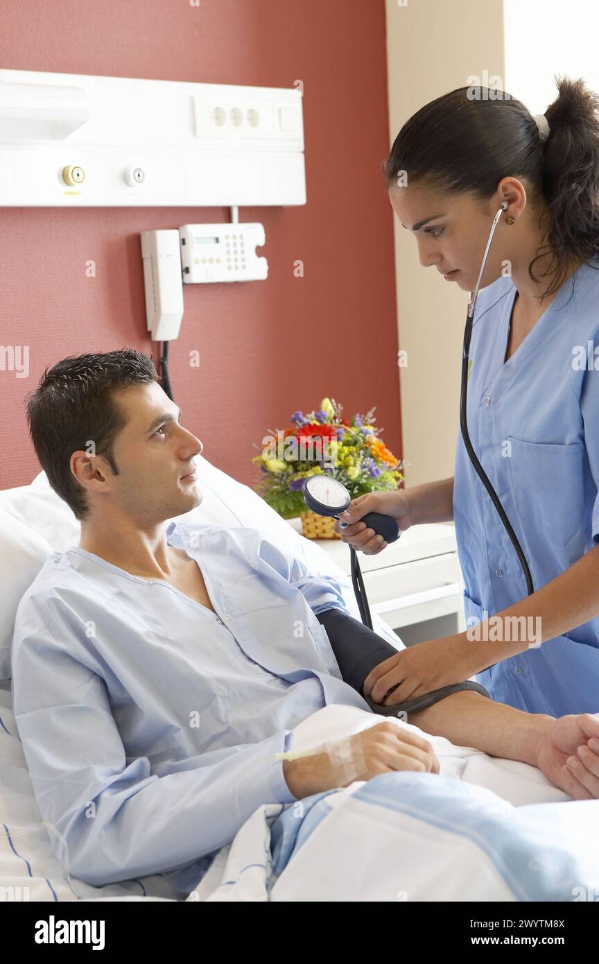 Lines of people in hospitals hi-res stock photography and images - Alamy
