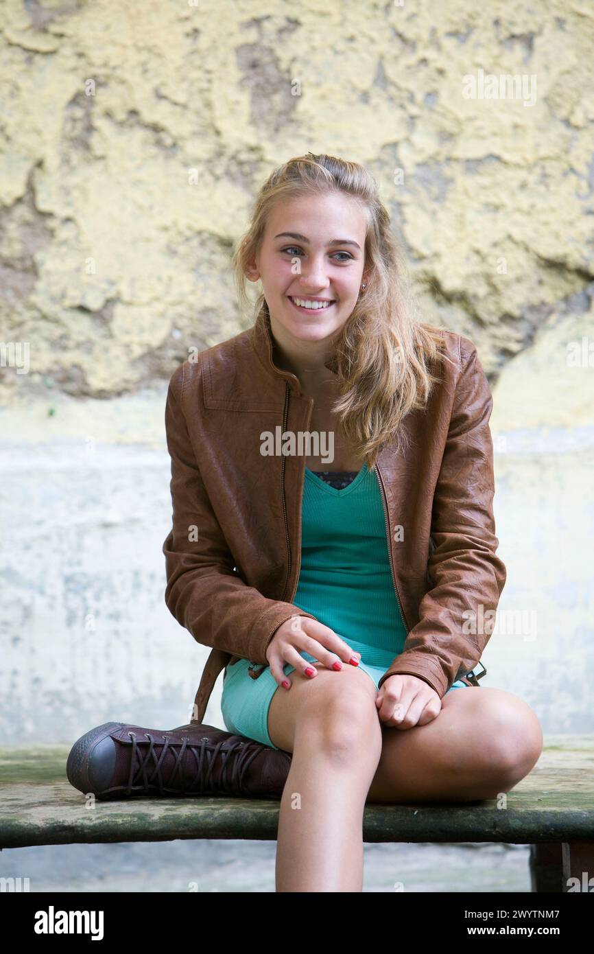 17 year old blonde girl hi-res stock photography and images - Alamy