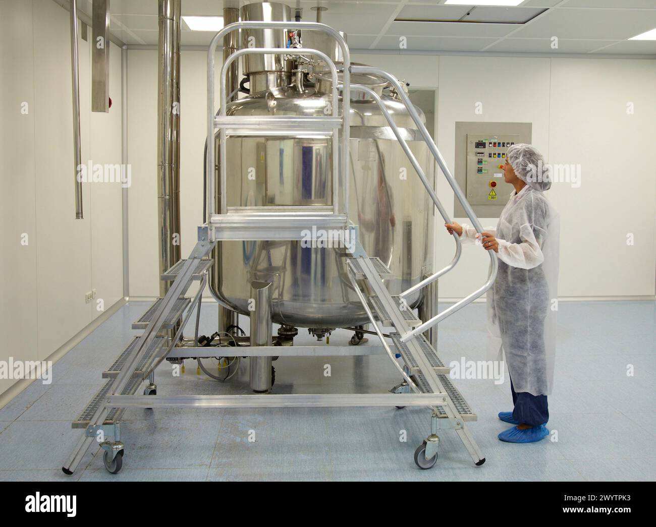 Reactor room hi-res stock photography and images - Alamy