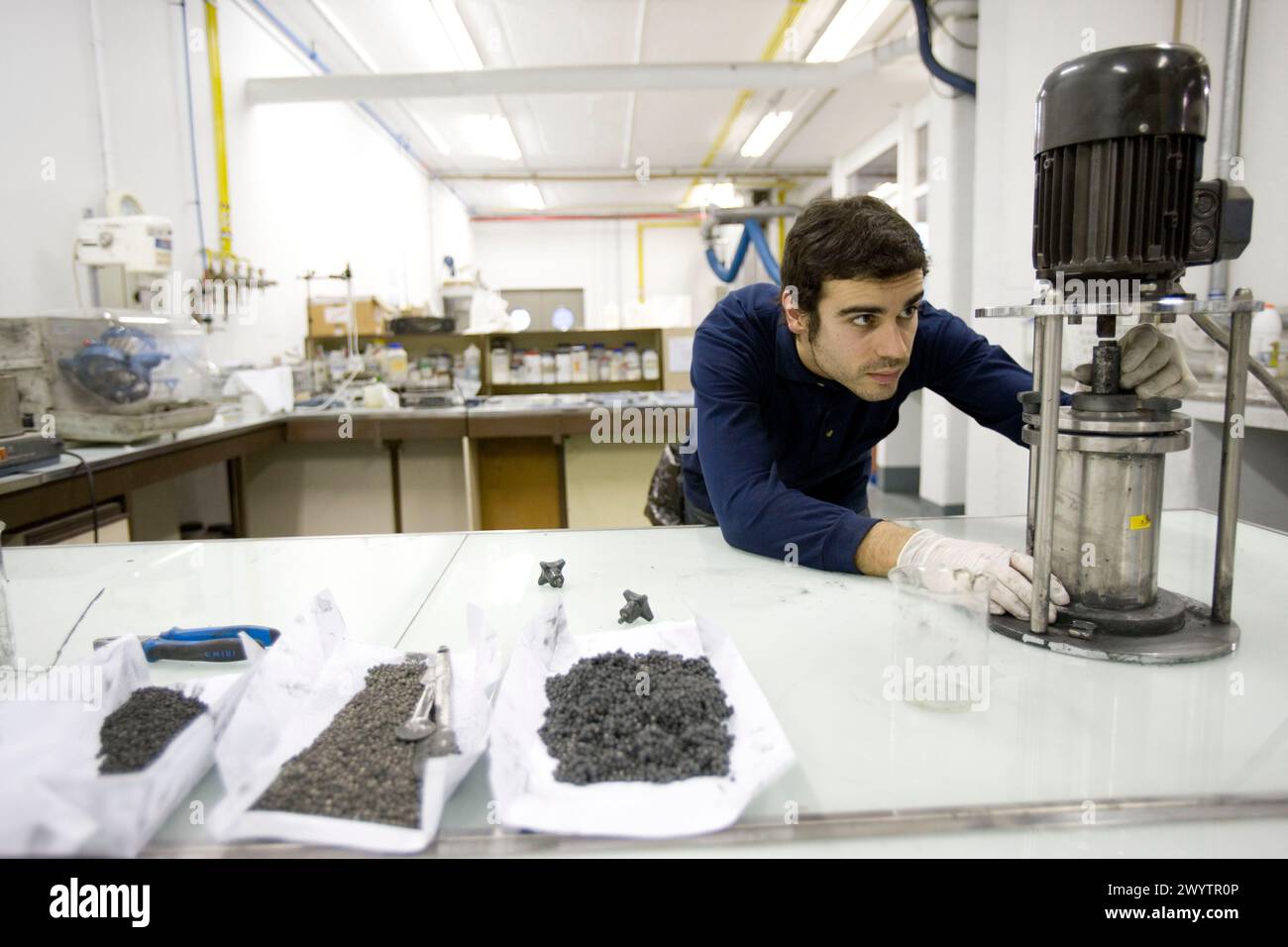 Research in new materials. Ceramics laboratory. Fundacion Inasmet ...