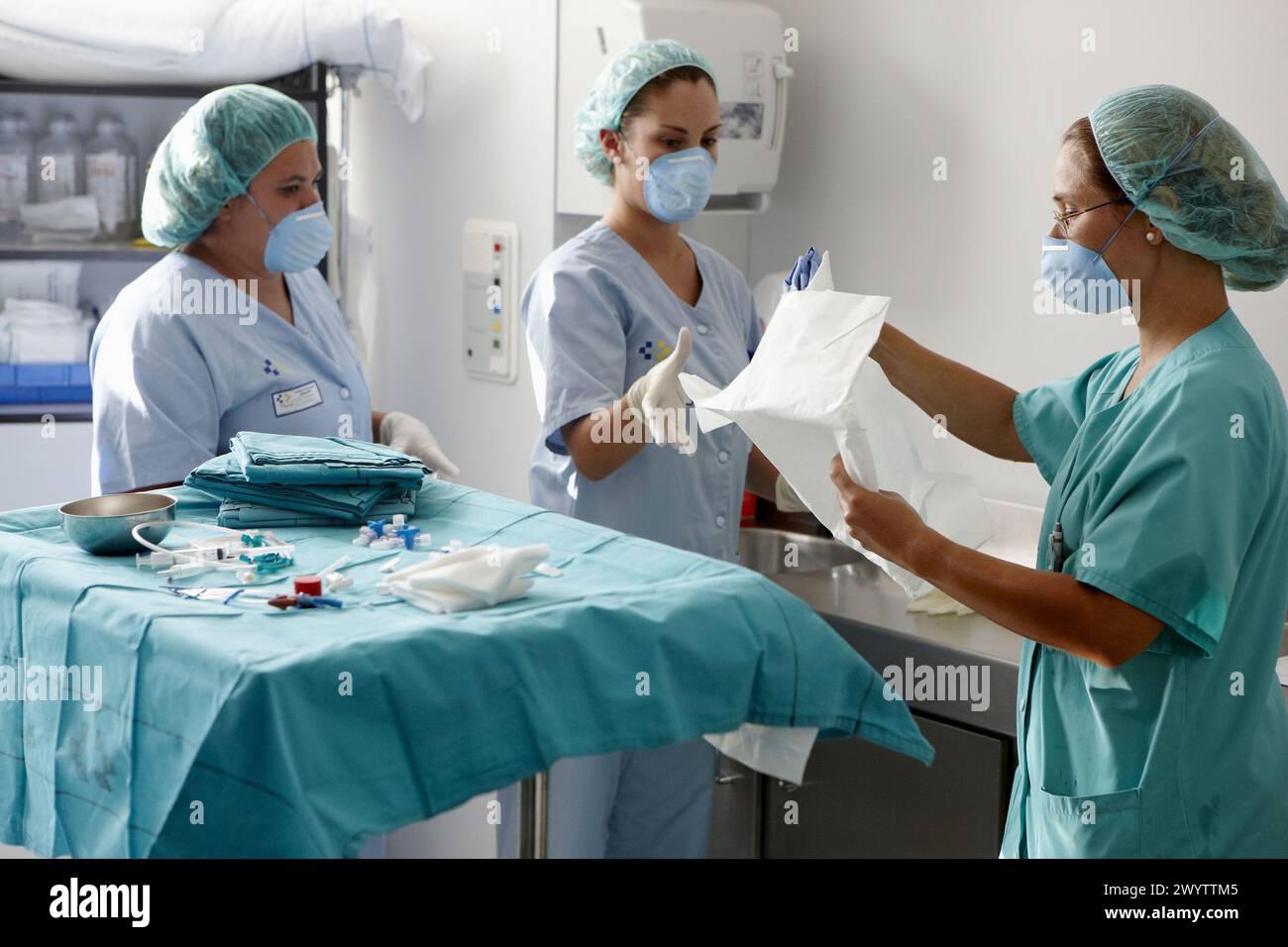 Box, Resuscitation unit. Hospital Universitario de Gran Canaria Doctor ...