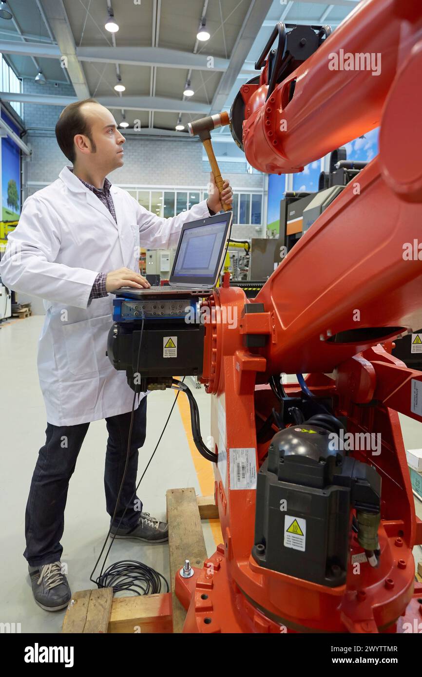 Fabrication measurements hi-res stock photography and images - Alamy