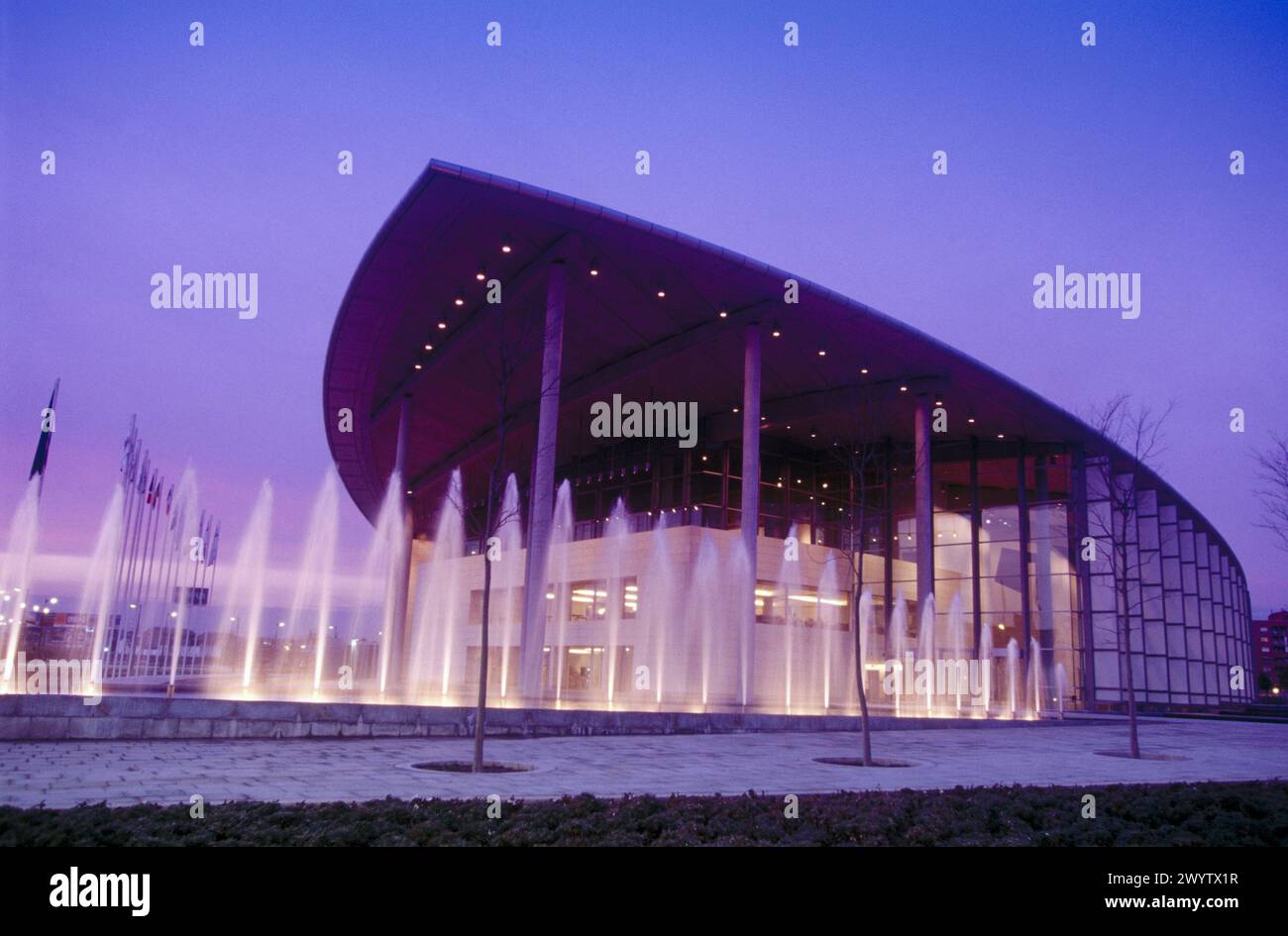 Palacio de Congresos (Convention Center), by Norman Foster. Valencia ...