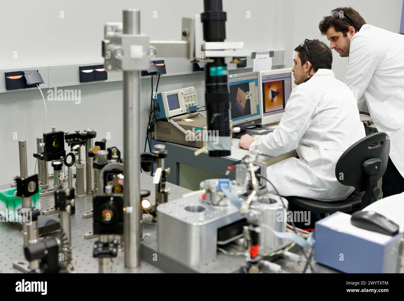 Study of tension fields by using AFM, Nano-optics laboratory, AFM ...