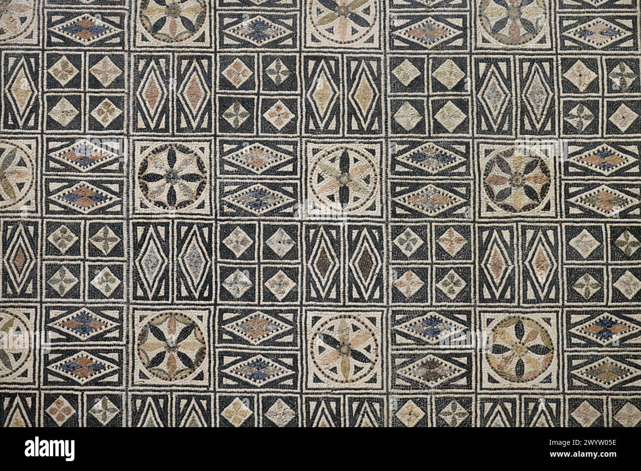 Greek polychrome architecture hi-res stock photography and images - Alamy