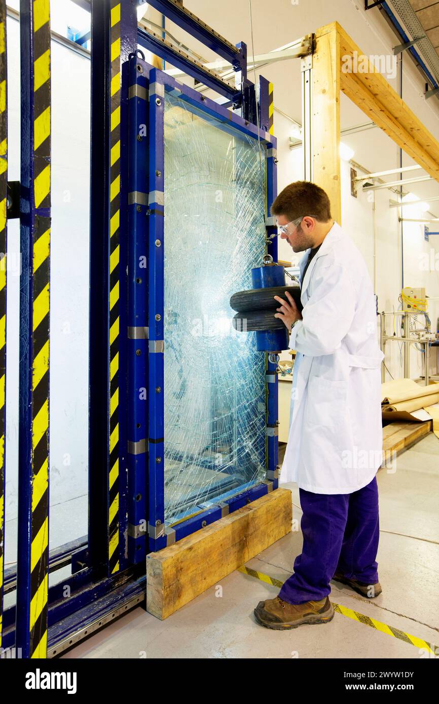 Safety laboratorio hi-res stock photography and images - Alamy