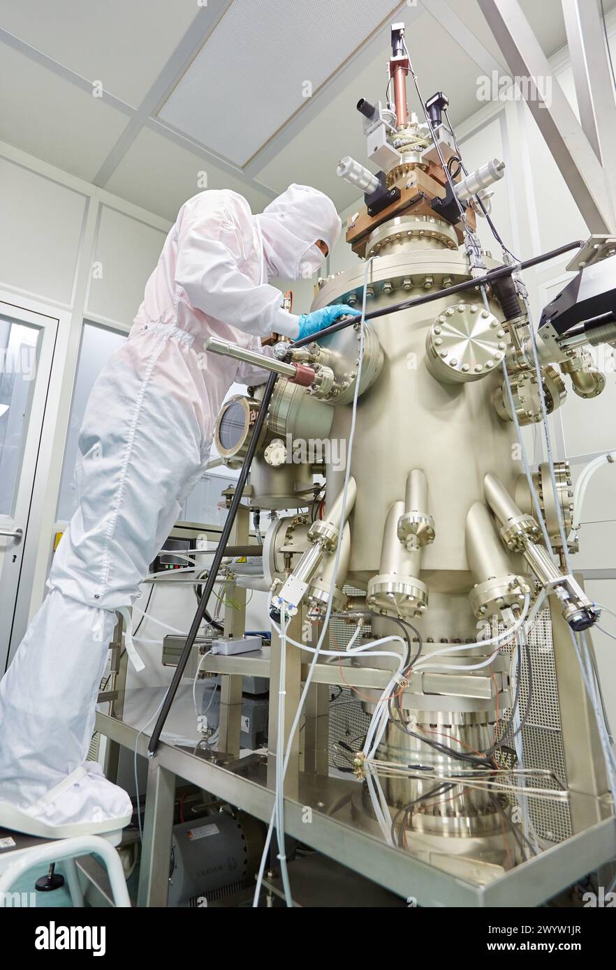 Createc UHV deposition system. Cleanroom. Nanotechnology. Laboratory ...