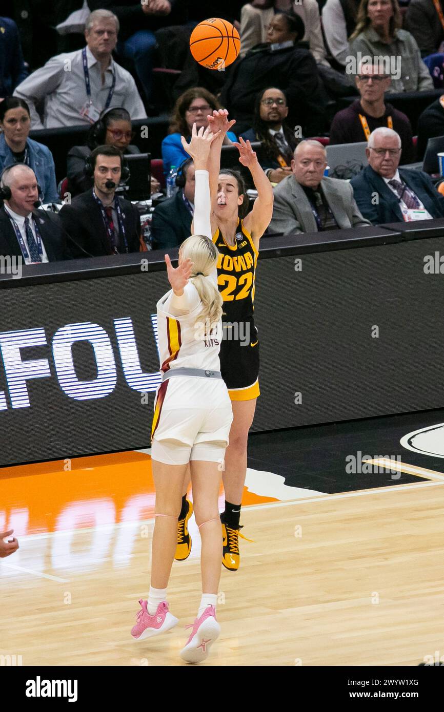 Basketball caitlin clark shot hi-res stock photography and images - Alamy