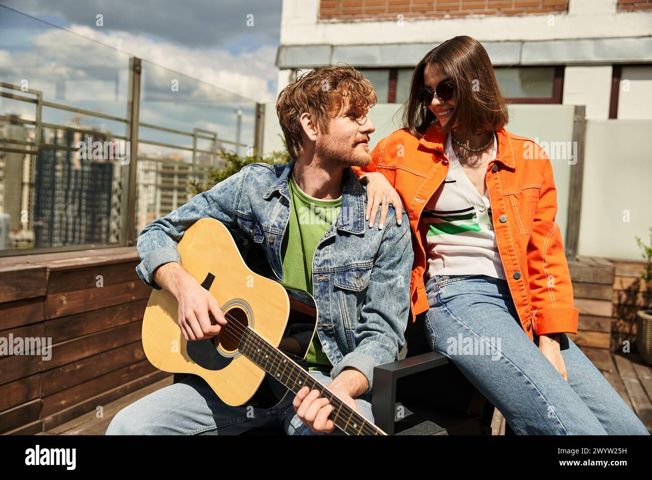 Serenading musician hi-res stock photography and images - Alamy