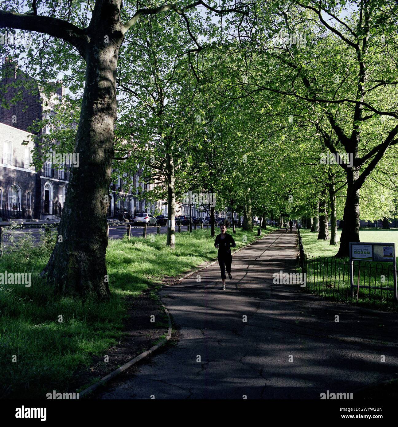 Only a few metres from shopping and restaurants of Upper Street and ...