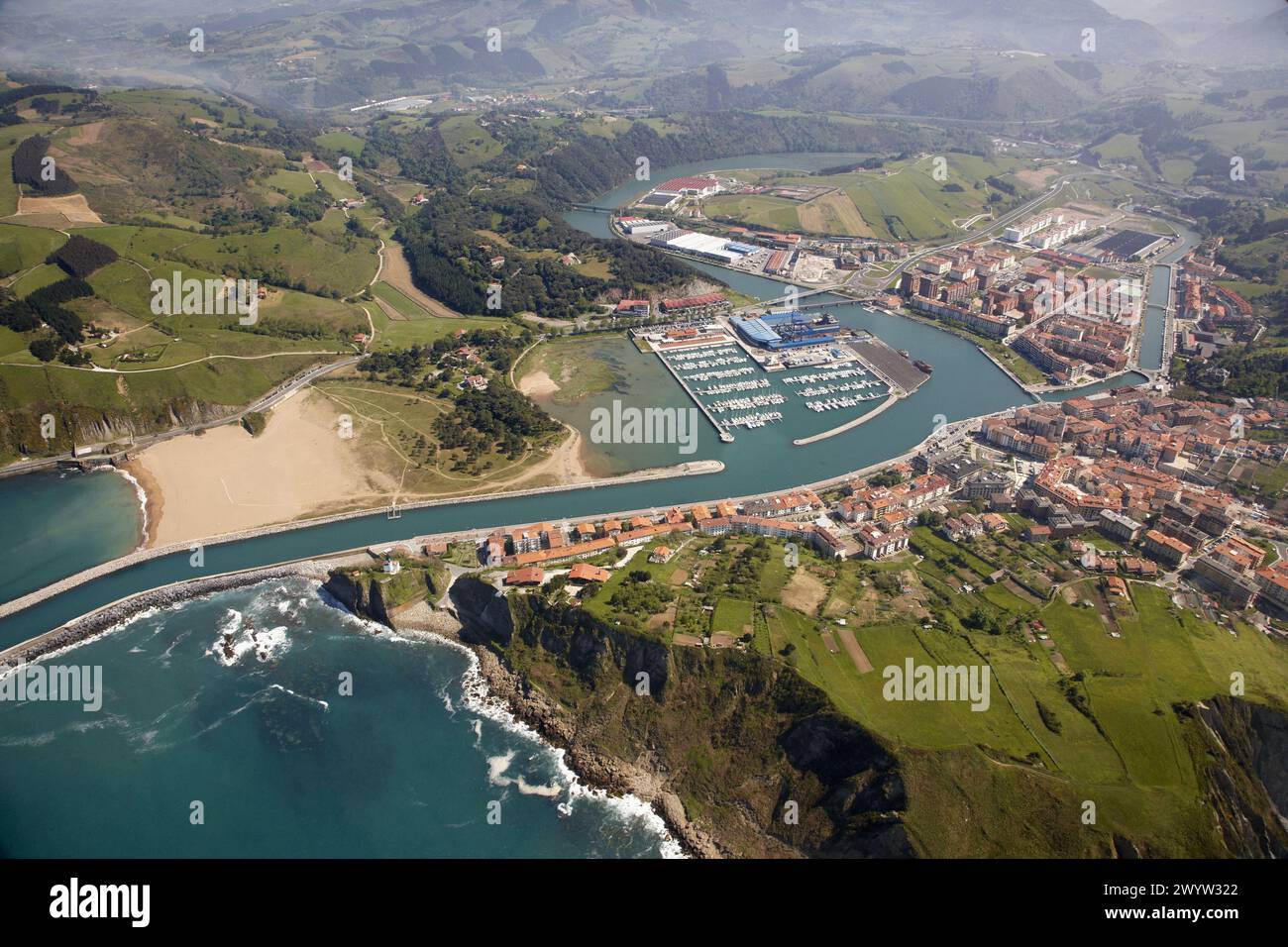 Urola river zumaia hi-res stock photography and images - Alamy