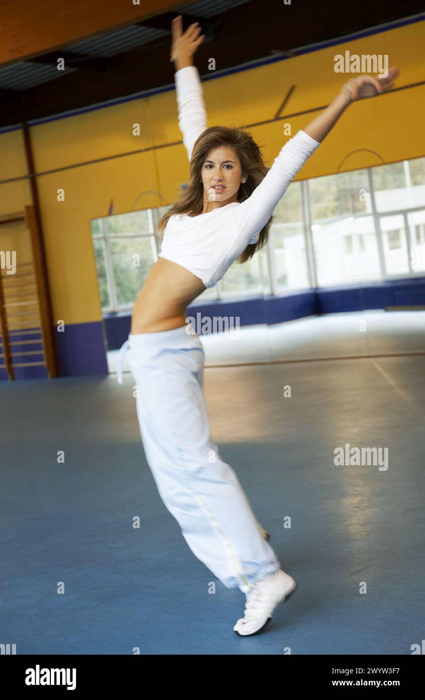 Dance exercises, aerobics, Nikewomen, gym Stock Photo - Alamy