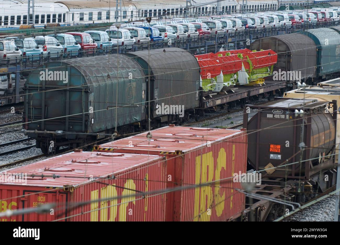Merchandise and Cars for export, Train station. Irun. Guipúzcoa ...