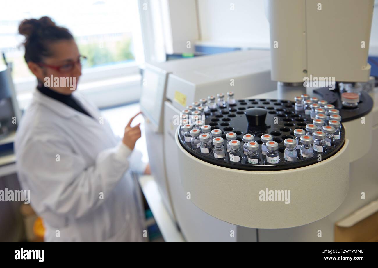 High performance liquid chromatography hi-res stock photography and ...