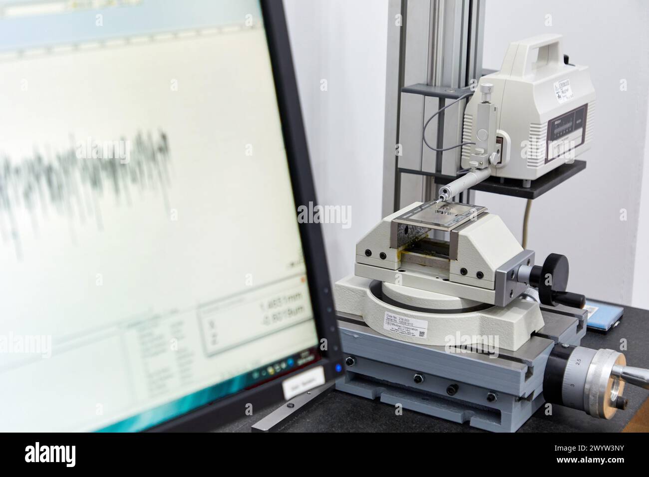Service dimensional measuring machine hi-res stock photography and ...