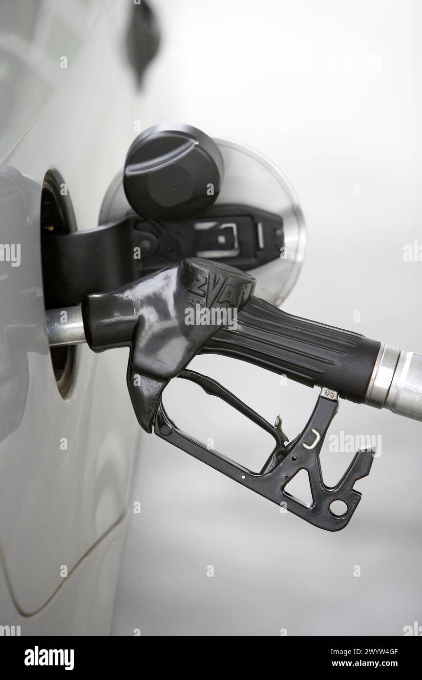 Filling auto tanks hi-res stock photography and images - Alamy