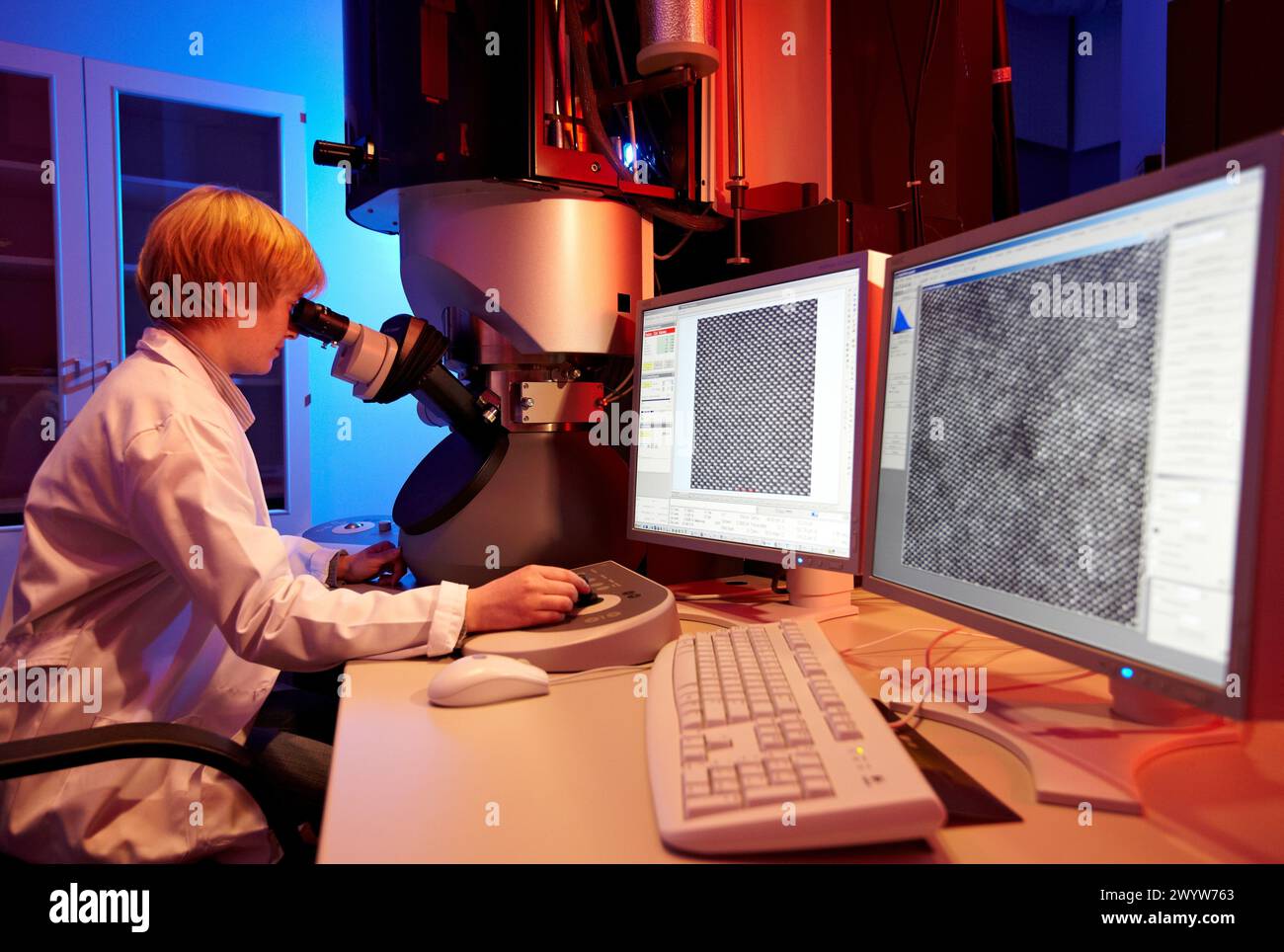 Transmission electron microscopy tem white hi-res stock photography and ...