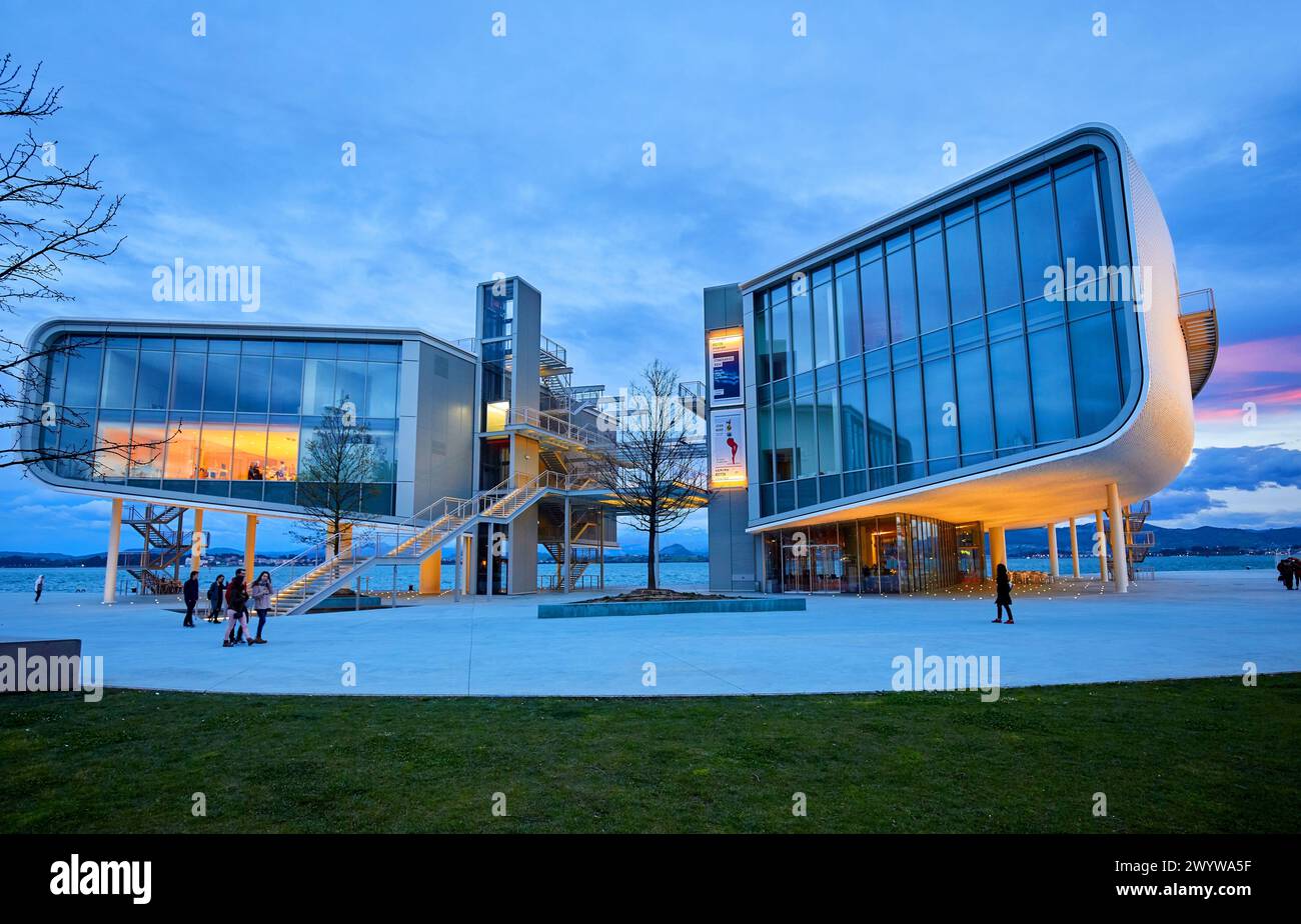 Botin Center Museum Art and Culture, Architect Renzo Piano, Jardines de ...