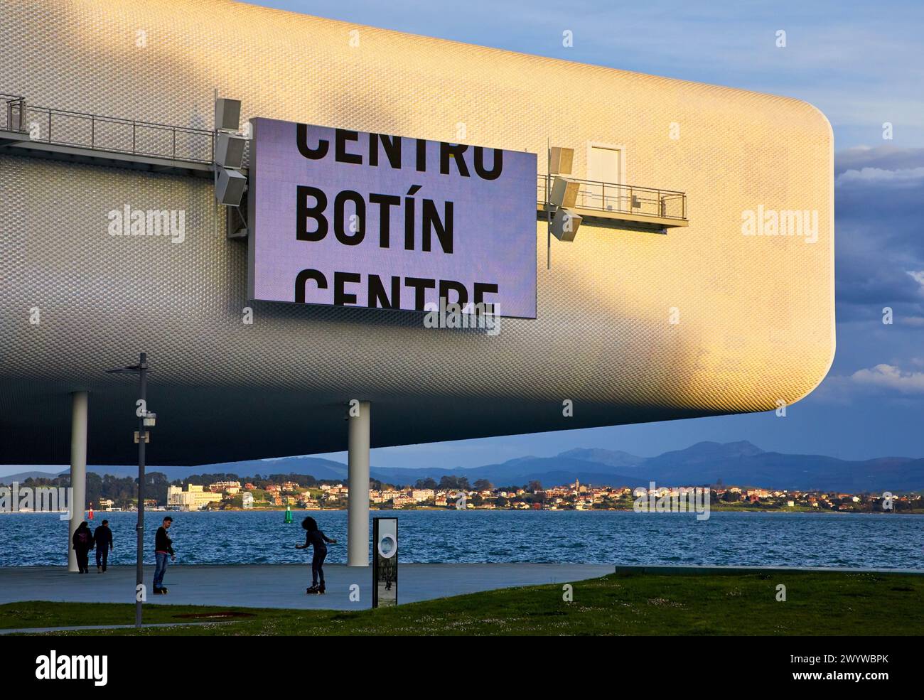 Botin Center Museum Art and Culture, Architect Renzo Piano, Jardines de ...