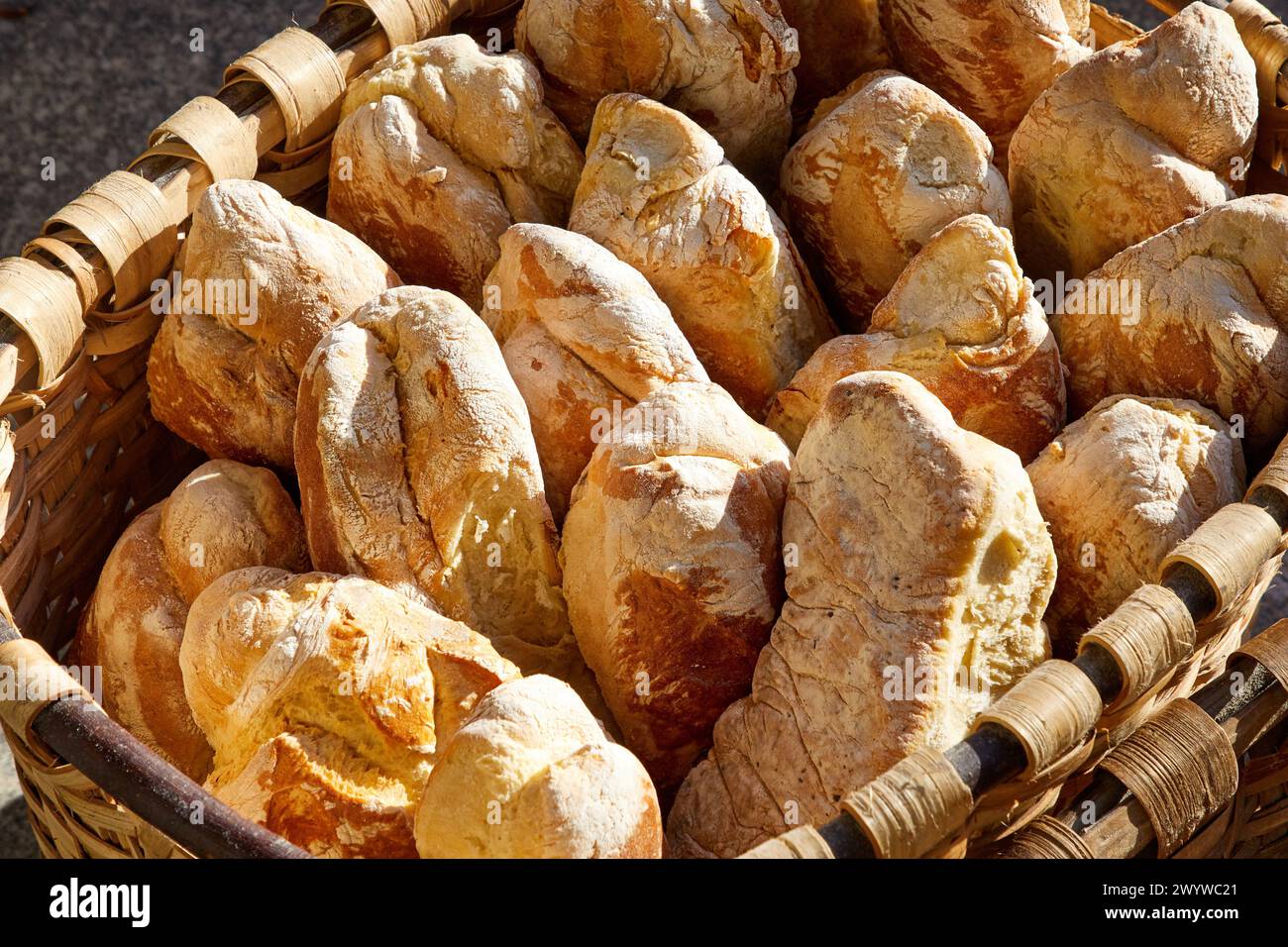 Homemade bread, Feria de Santo Tomás, The feast of St. Thomas takes ...
