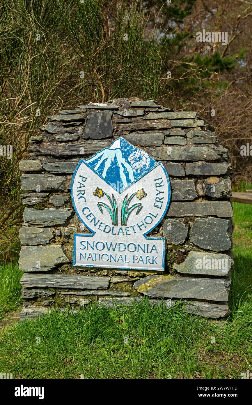 Snowdonia National Park sign, Pont Pen-y-benglog, Bethesda, Bangor ...