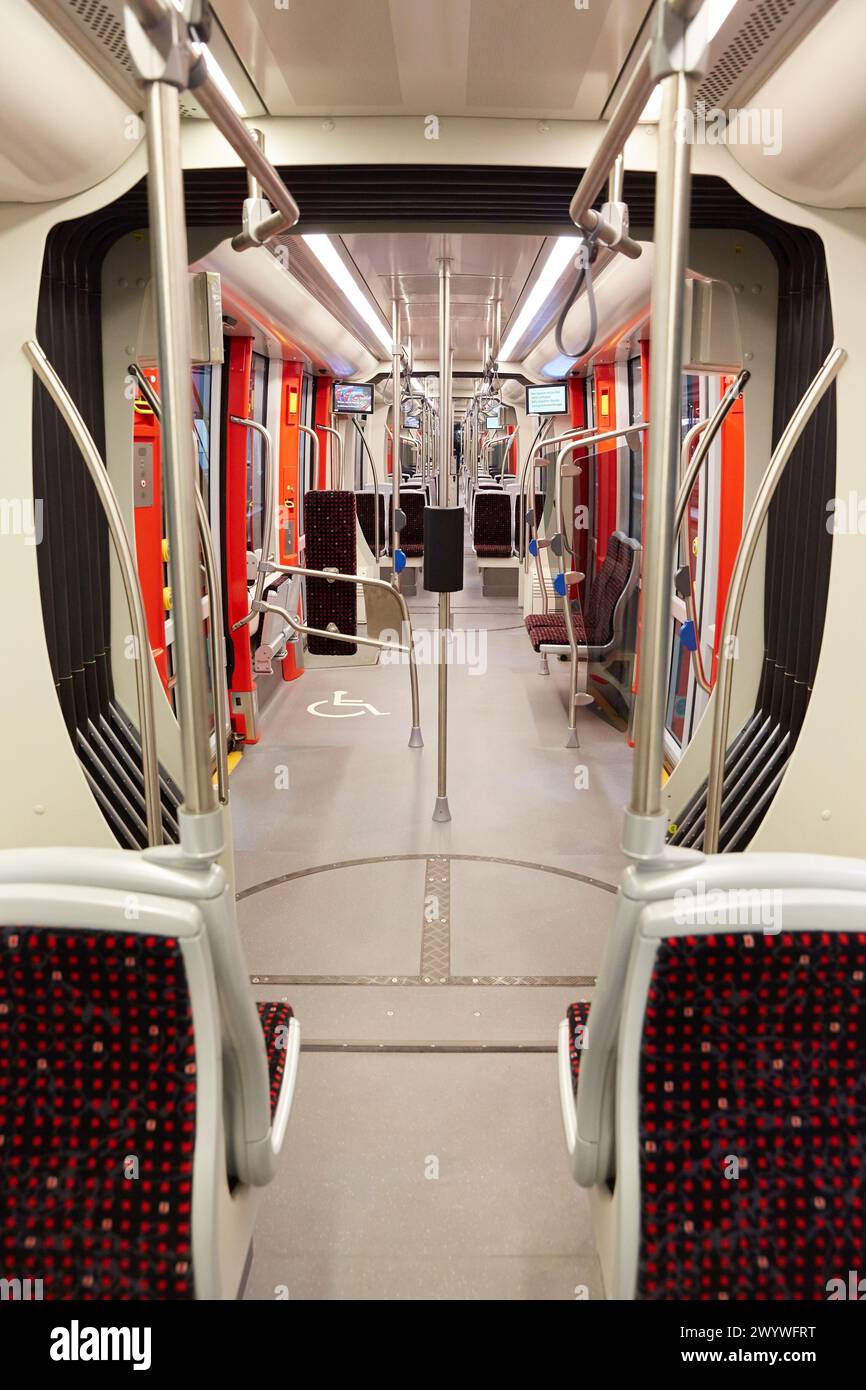 Transporte publico interior hi-res stock photography and images - Alamy