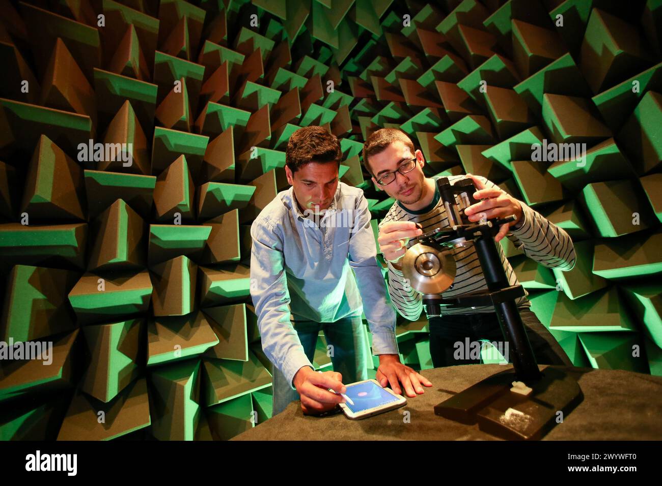 Emc chamber hi-res stock photography and images - Alamy