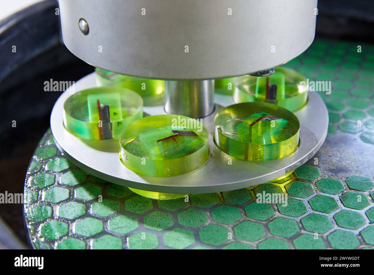 Polisher. Mechanical workshop of embedded sample preparation ...