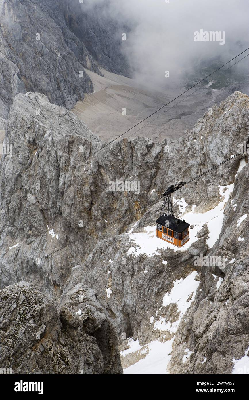 Zugspitze, Bavarian Alps, German/Austrian (Tyrol) border Stock Photo ...