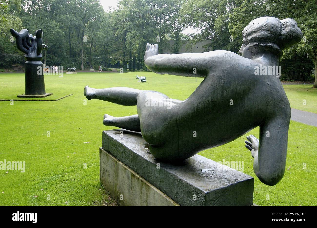´L´Air´ (1938) sculpture by Aristide Maillol in Kröller-Müller Museum ...