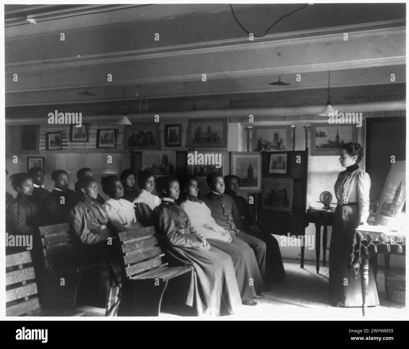 [Hampton Institute, Hampton, Va., 1899 - male and female students in ...